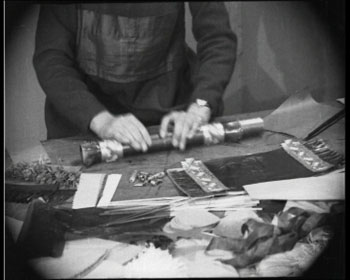 History Of English Christmas Crackers